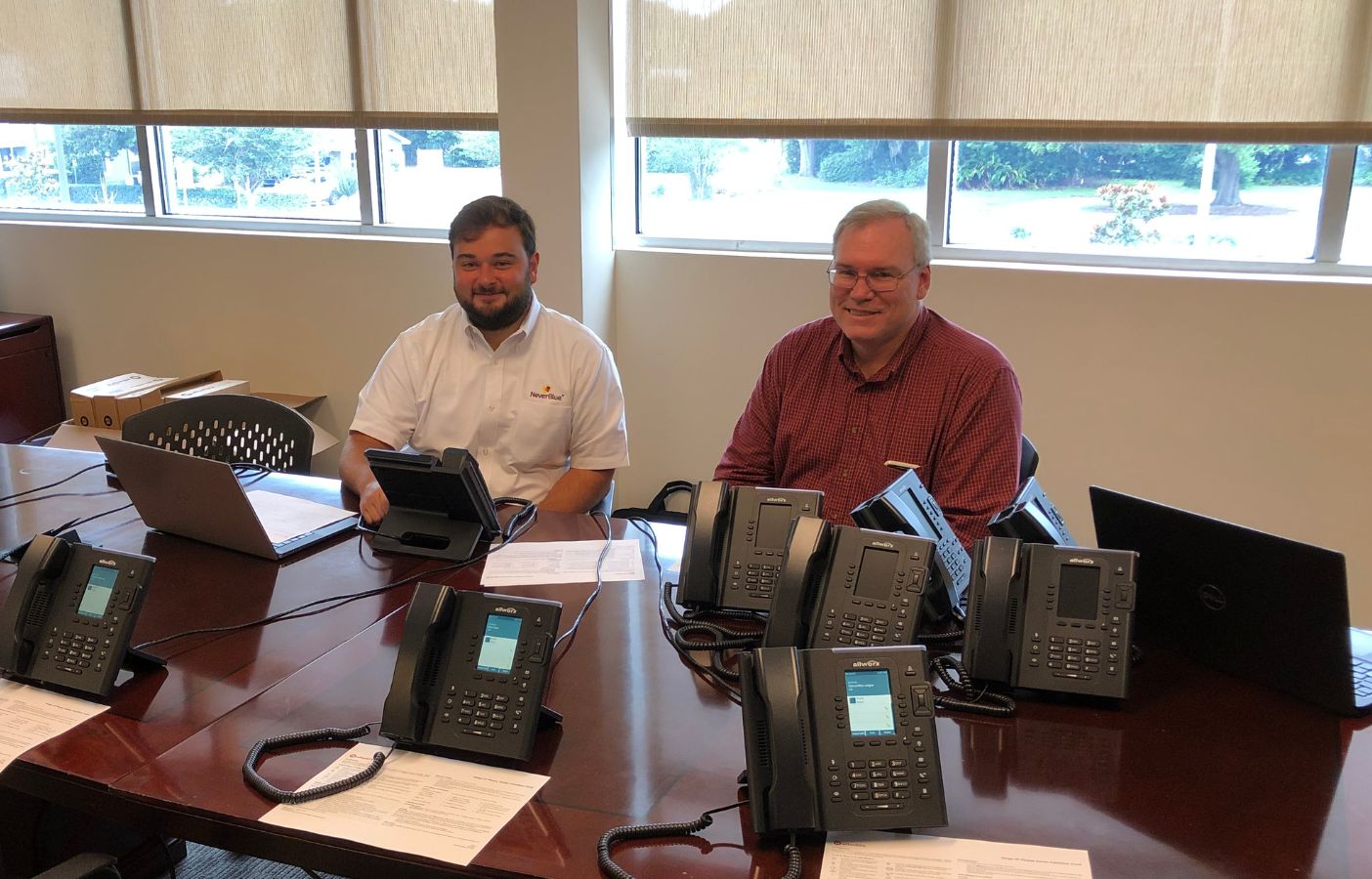 How a VoIP phone system can improve customer service for your business ...